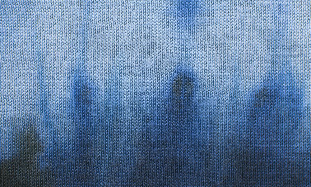 The Difference Between Yarn-Dyed Fabric and Piece-Dyed – Lindley ...